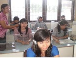 Universitas Prima Indonesia - Pusat Bahasa